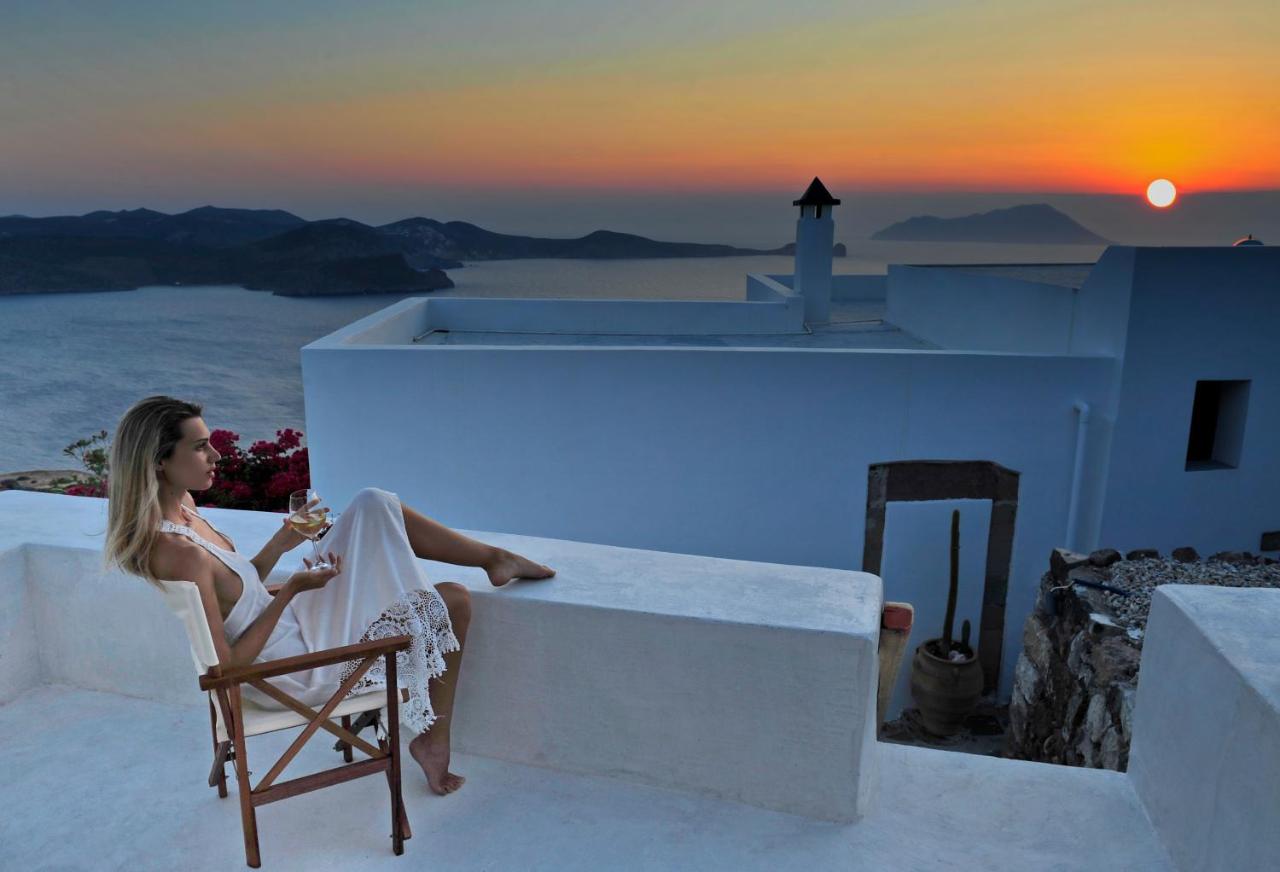 Milos, Greece (2023): The 9 Best Things to Do (+ 2 Best Hotels!)